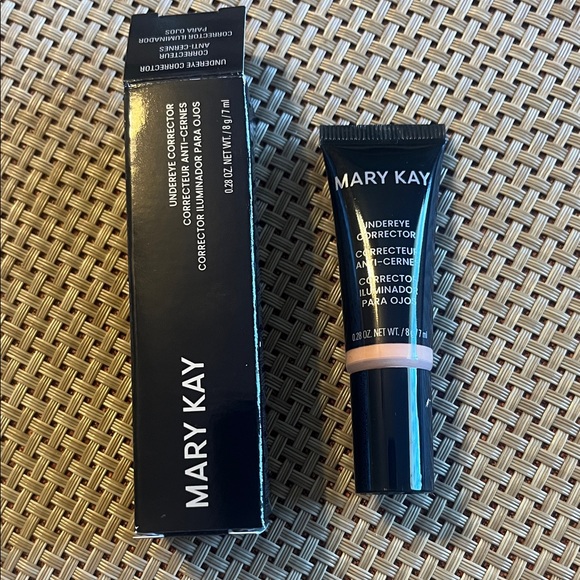 Mary Kay | Makeup | Mary Kay Under Eye Corrector Lgt Peach | Poshmark